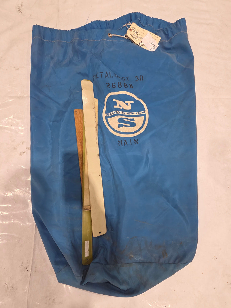Dacron Main Sail for Metal Mast 30 by North in Fair Condition 35.4' Lu ...